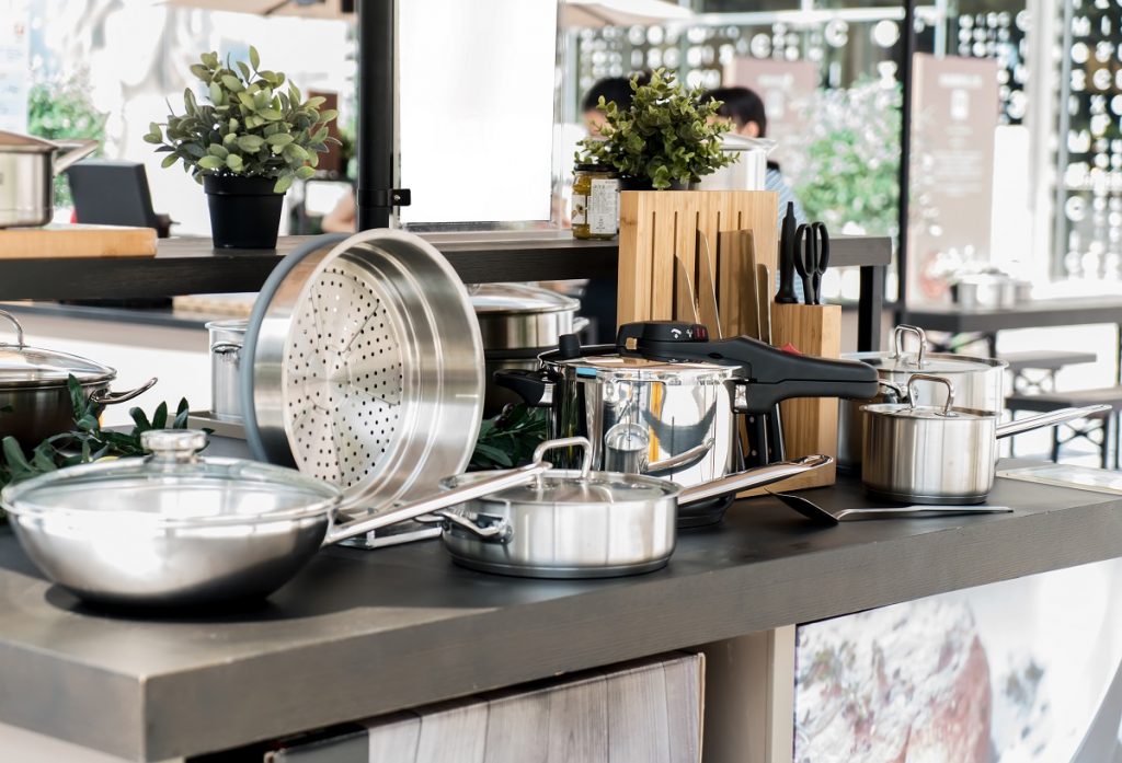 What Is the Use of Stainless Steel in the Food Service Industry?