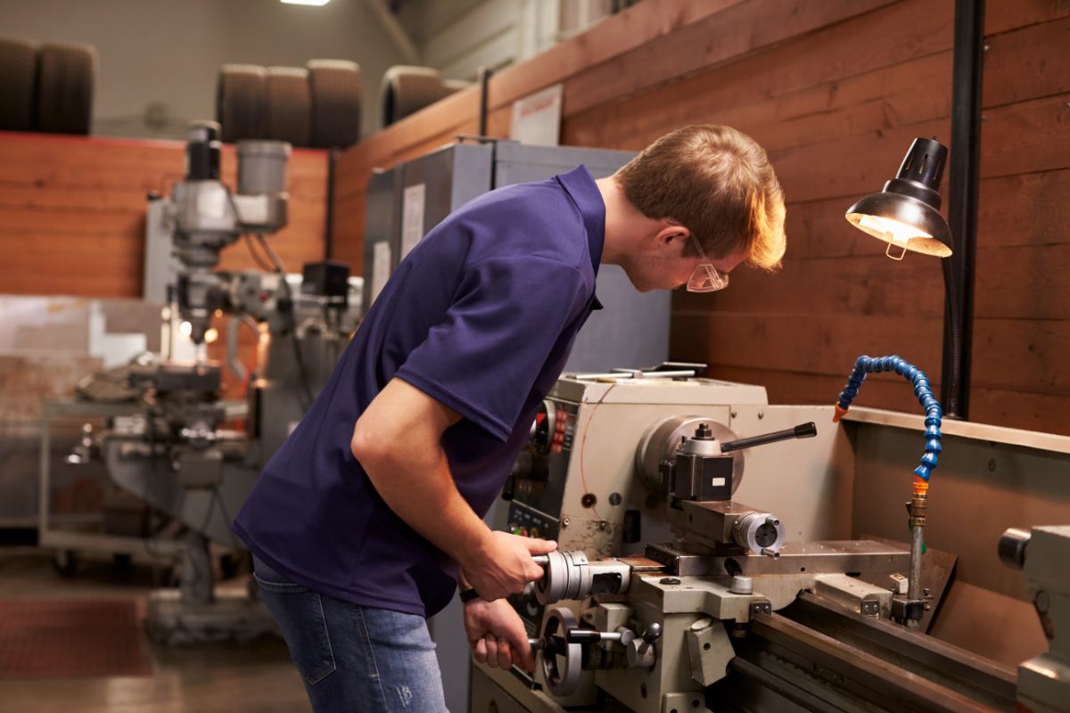 Horizontal VS Vertical Milling Machine: The Key Differences